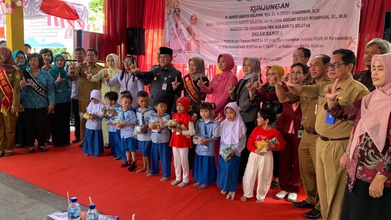 Pj Bupati Barsel dan Bunda PAUD Dorong Pengembangan Transisi PAUD - www.borneodaily.co.id